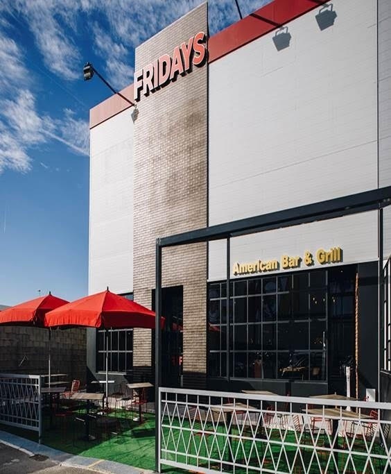 La cadena de comida rápida TGI Fridays cierra 49 establecimientos en ...