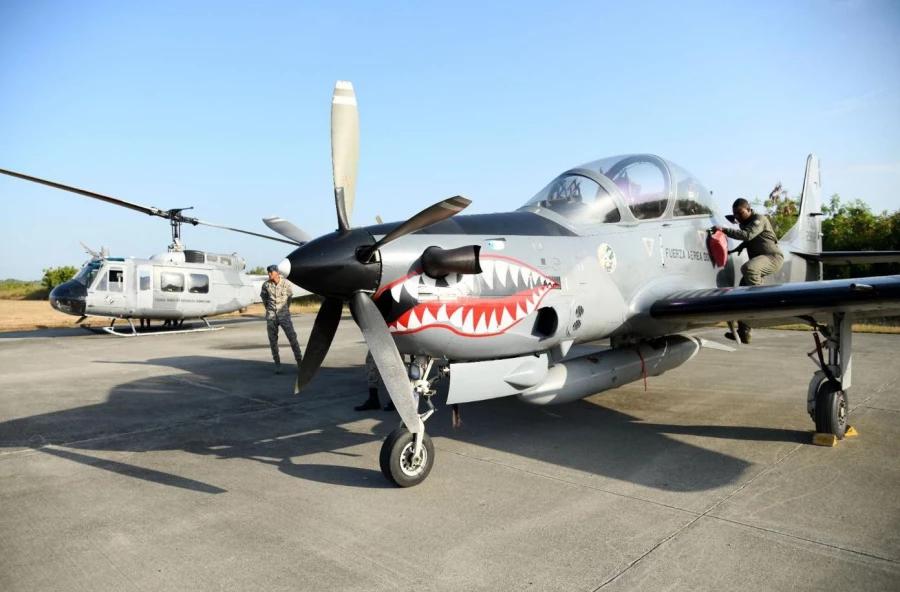 Llegan a México aeronaves TP-75 Dulus de la FARD para participación en ...